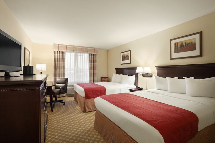 Holiday Inn Hotel & Suites Barstow by IHG Deals - Barstow CA