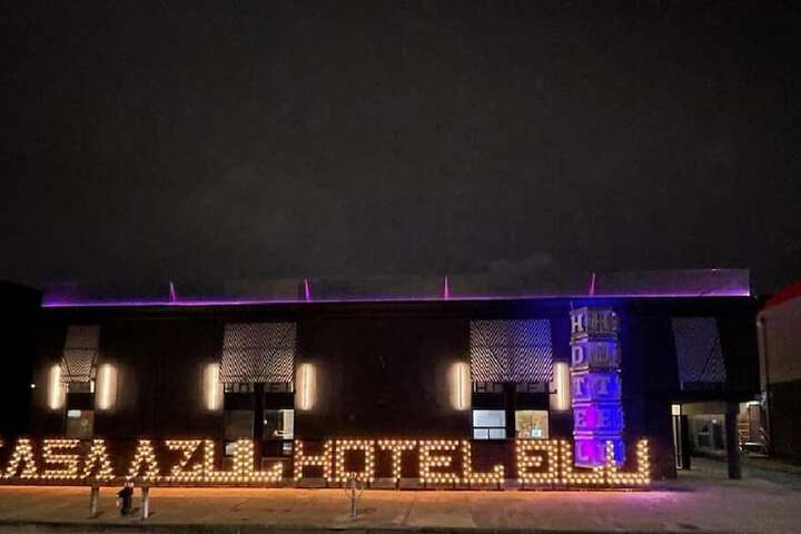 Casa Azul Hotel Blu JFK on 220 16 jamaica ave in Queens Village NY