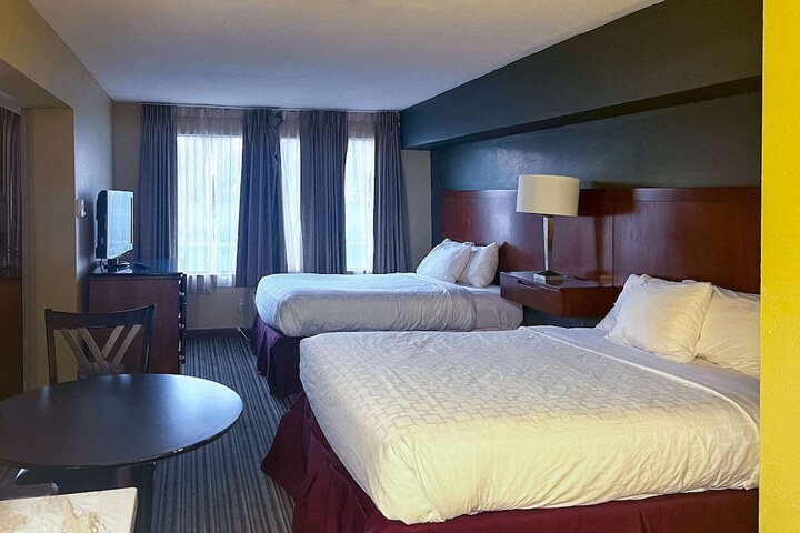 Clarion Inn & Suites on 150 South Seaway Drive in Muskegon MI