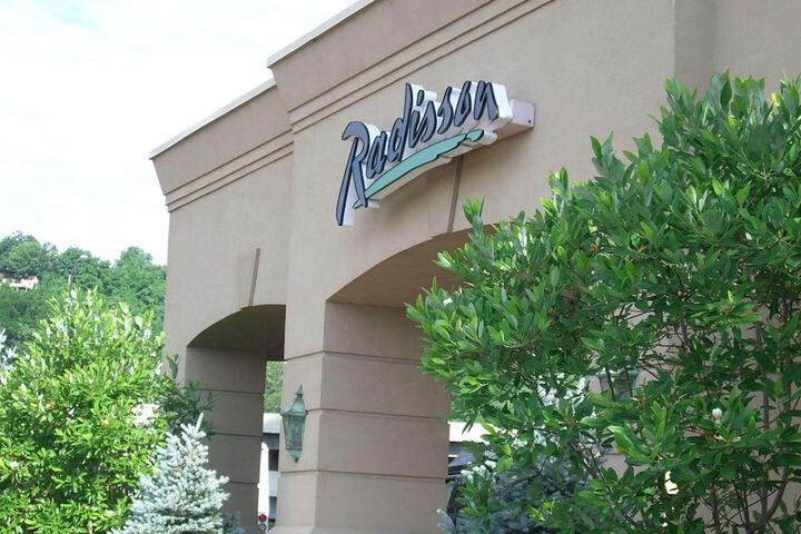 Radisson Hotel Cincinnati Riverfront on 668 West 5th St in Covington KY